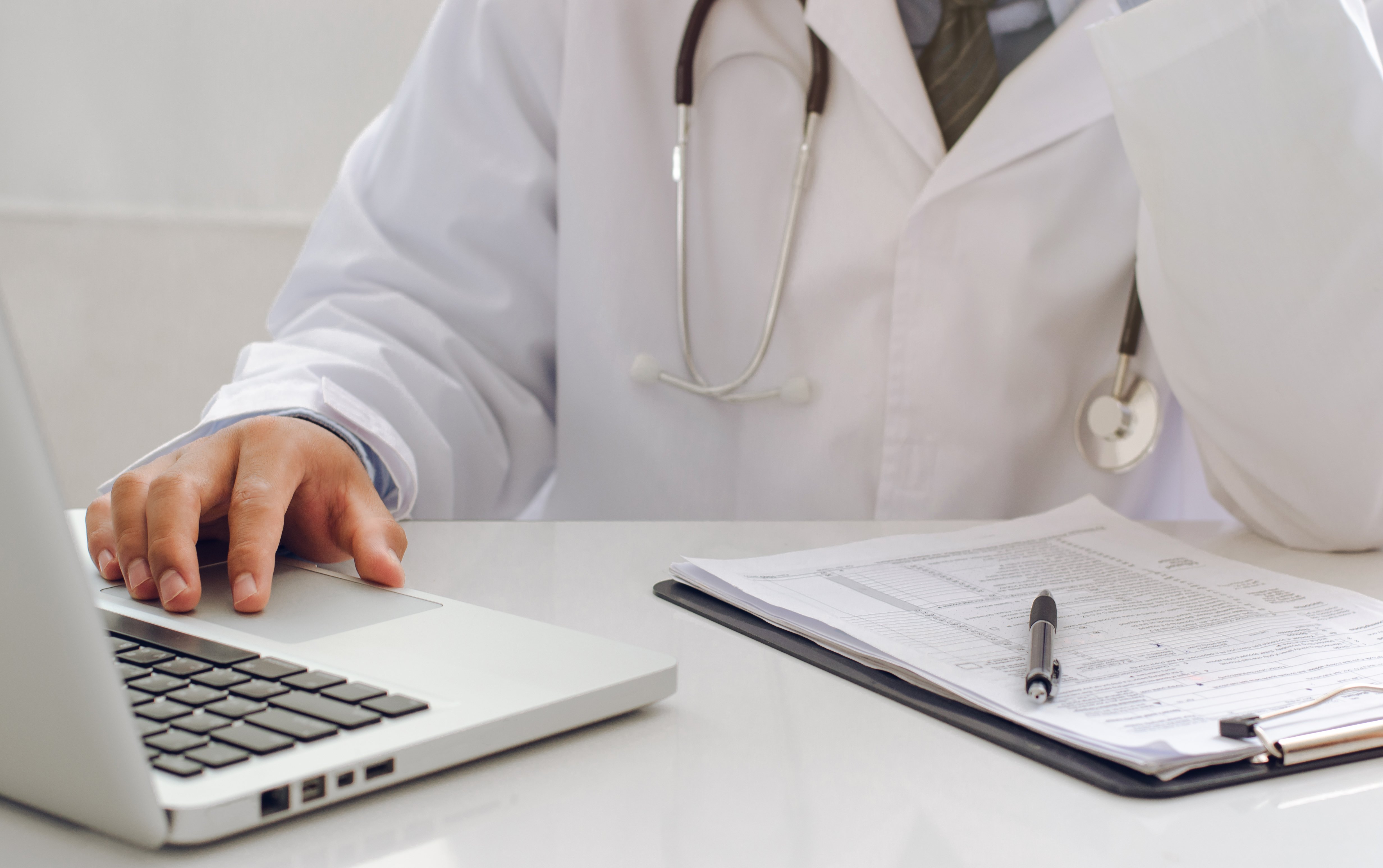 Your Guide to Choosing the Right CRNA Malpractice Insurance